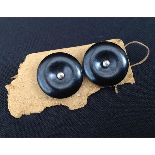 WW2 British RAF Escape and Evasion Weskit button compasses, ... | Barnebys