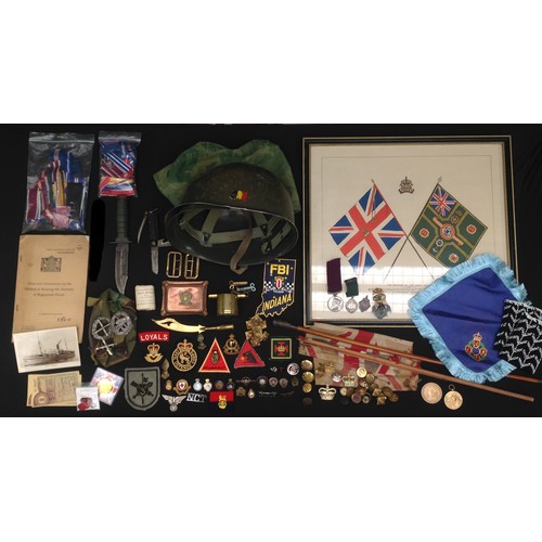 A selection of WW1, WW2 & Post War militaria to include: WW2... | Barnebys