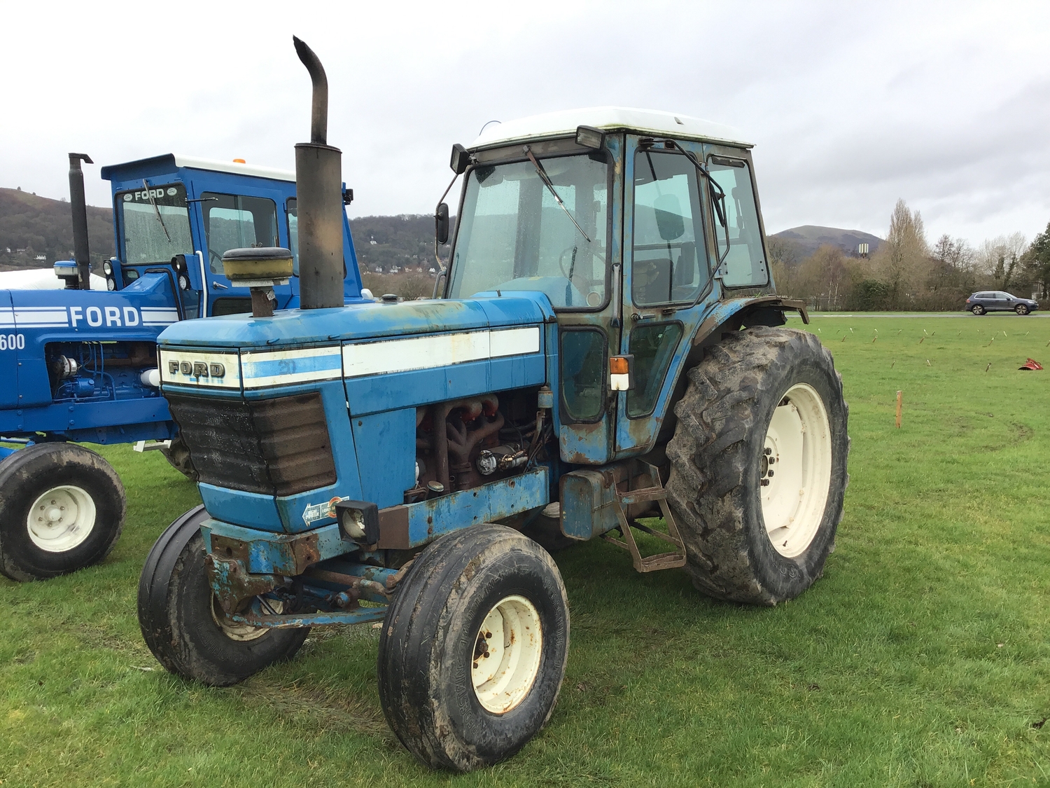Ford 8100 tractor. 1980. Working order, runs well. V5 +VAT
