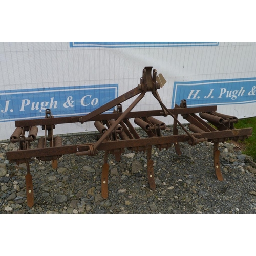 Ferguson Brown spring tine cultivator. Type C