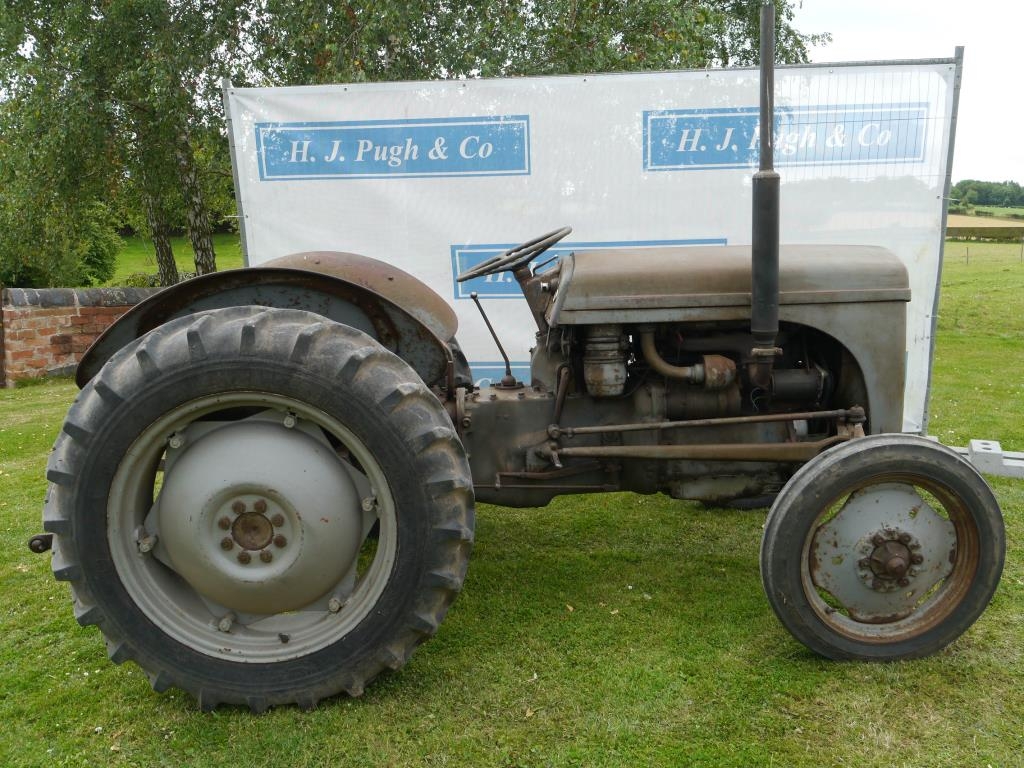 Ferguson TEF diesel tractor. 1954. SN. TEF403398. Runs and drives. Reg ...