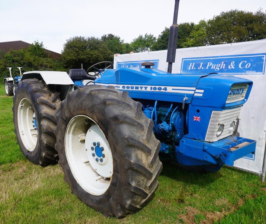 County 1004 Super 6 Pre Force tractor. SN.17125