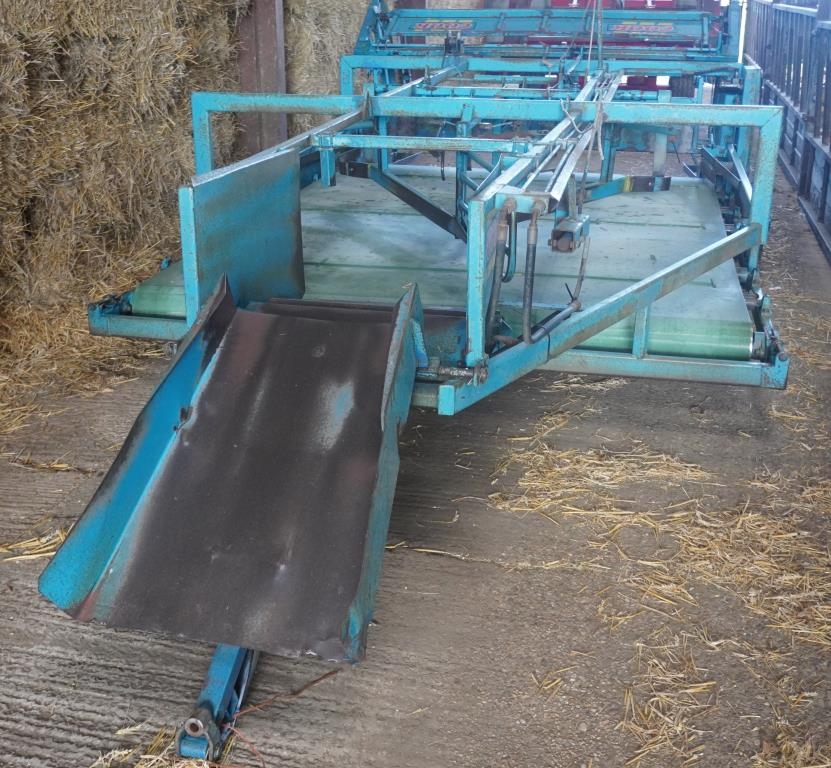 Cook super flat 8/8 bale sledge with hydraulic belt