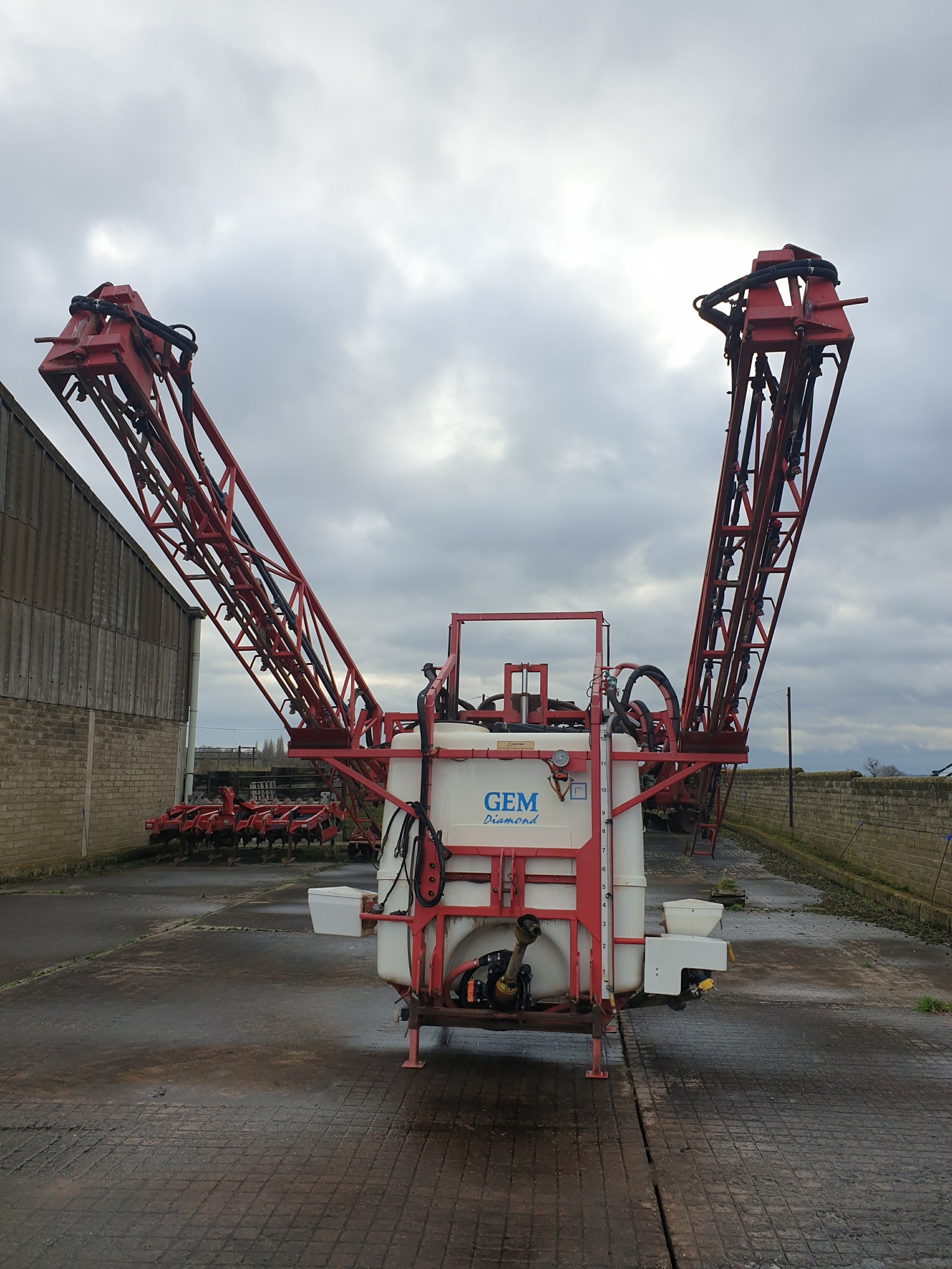 Gem Diamond 1200 ltr, 20m sprayer with a RDS rate controller, in good ...