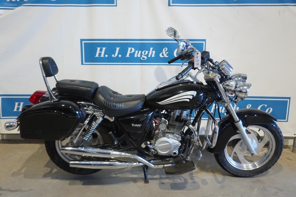 Pioneer XF125-4B67 motorcycle. 2017. 125cc. Custom bike with one owner from new. Fitted with pannier