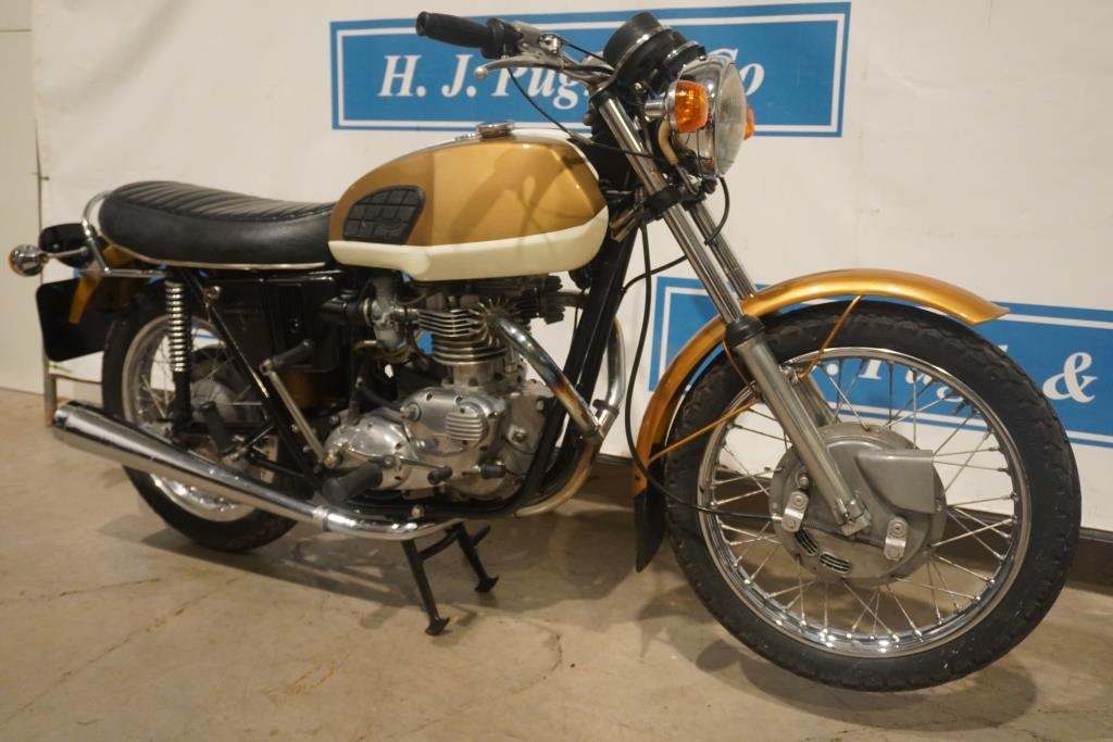 Triumph T120V Puma/Bonneville. 1972, 900cc. The 900cc Puma engine is ...
