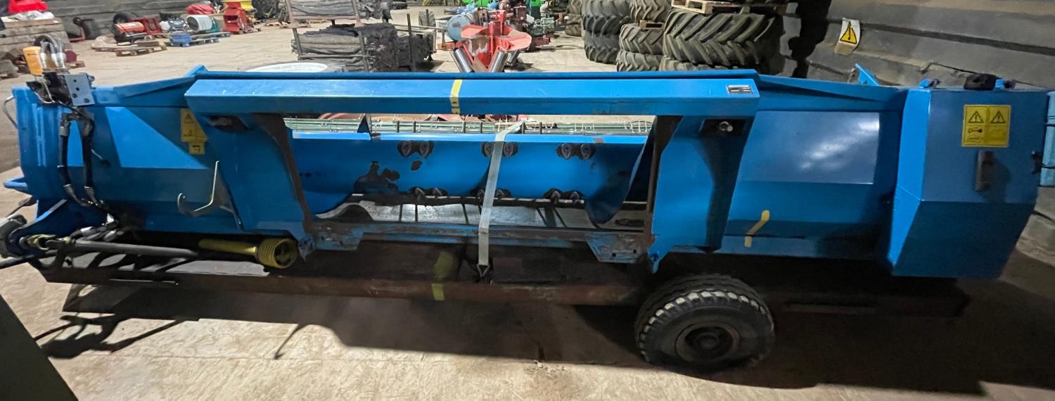 Shelbourne Reynolds draper header, John Deere fittings and trailer