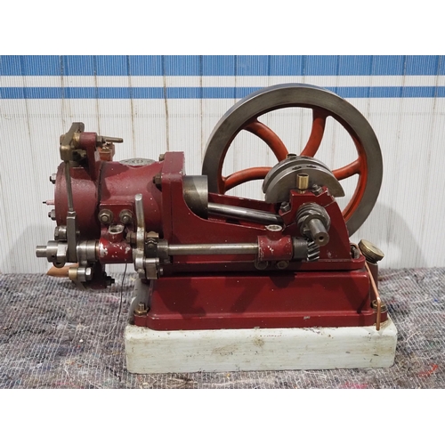Horizontal gas engine