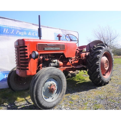 International McCormick B275 tractor. 1958. SN. 2136. Runs. Reg. 402 ...