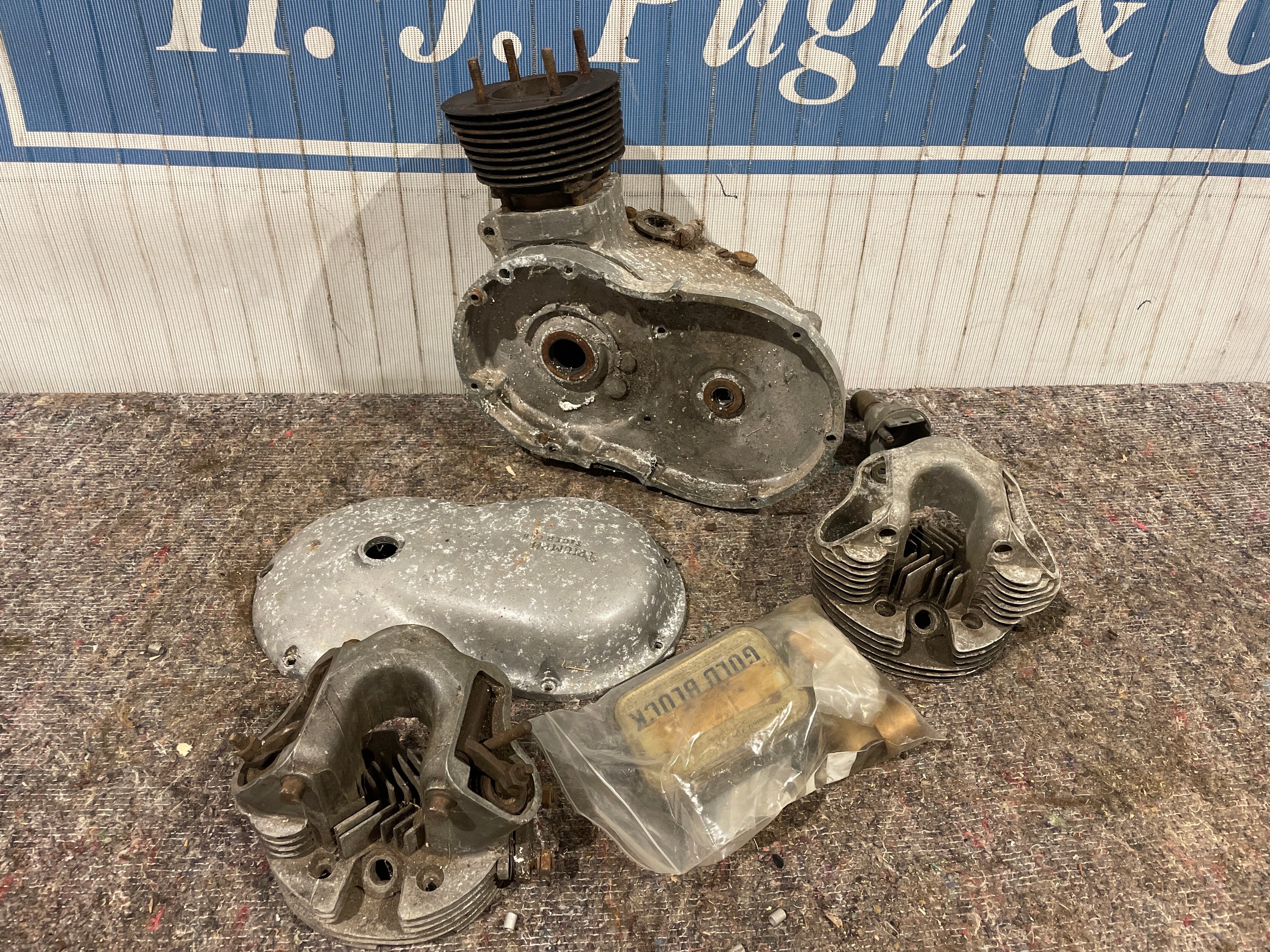 Triumph Tiger Cub engine/parts