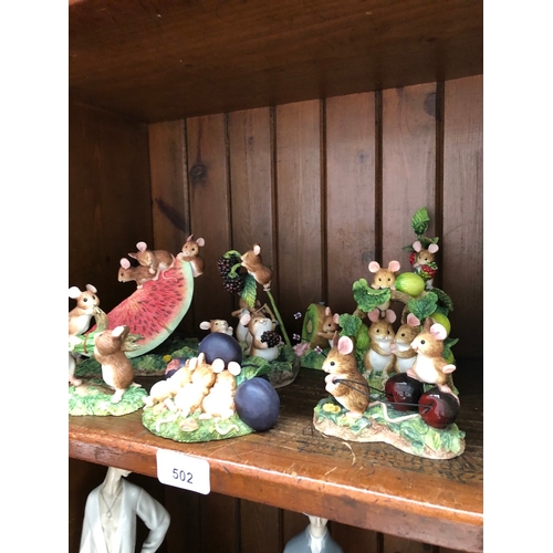 A collection of 8 Merrie Mice figures by Border Fine Arts | Barnebys