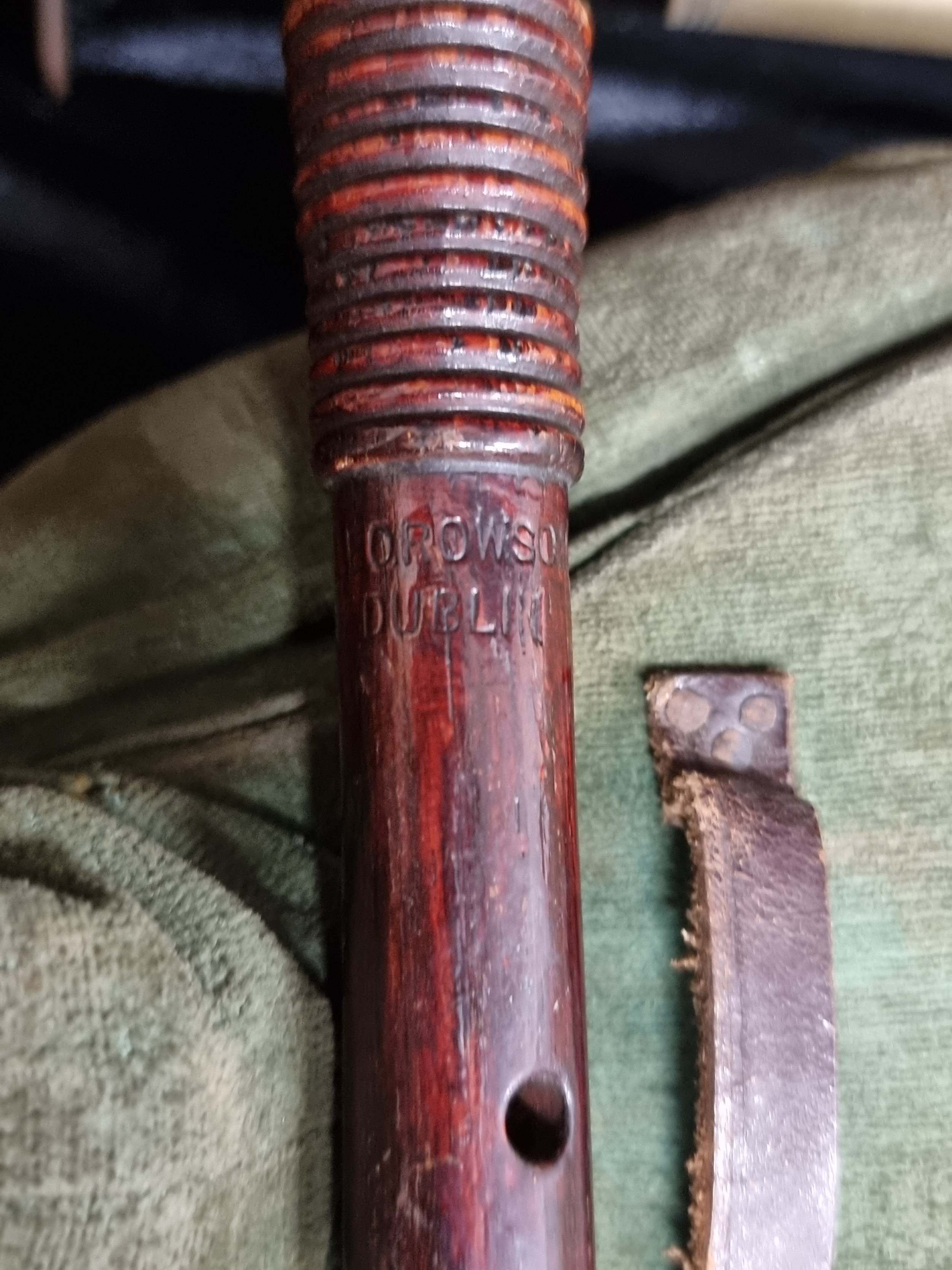 Star Lot : A fantastic set of vintage uilleann pipes, stamped "Leo ...