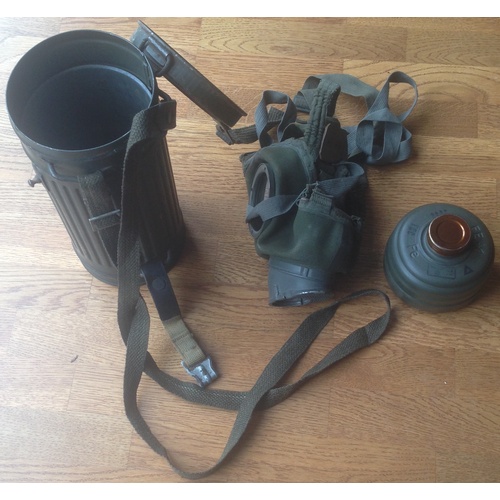 German M38 - Gas Mask with Radio Fitting.M38 Radio gas mask,... | Barnebys