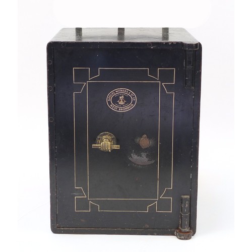 Victorian cast iron safe by Samuel - Auktionen & Preisarchiv