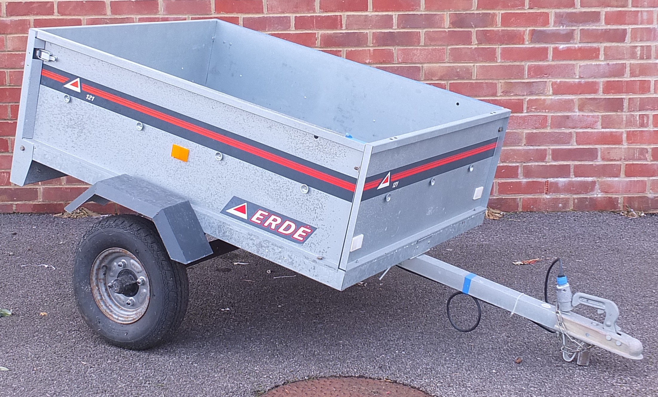 ERDE Trailers, 400kg car trailer - auctions & price archive