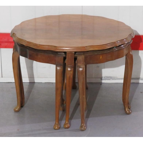 Round Scalloped Border Coffee Table with interlocking side t... | Barnebys