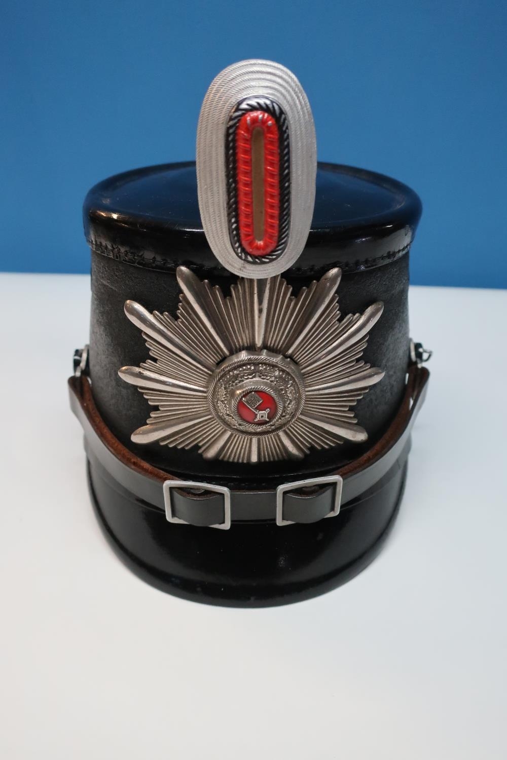 Circa WWI German military shako with - Auktionen & Preisarchiv
