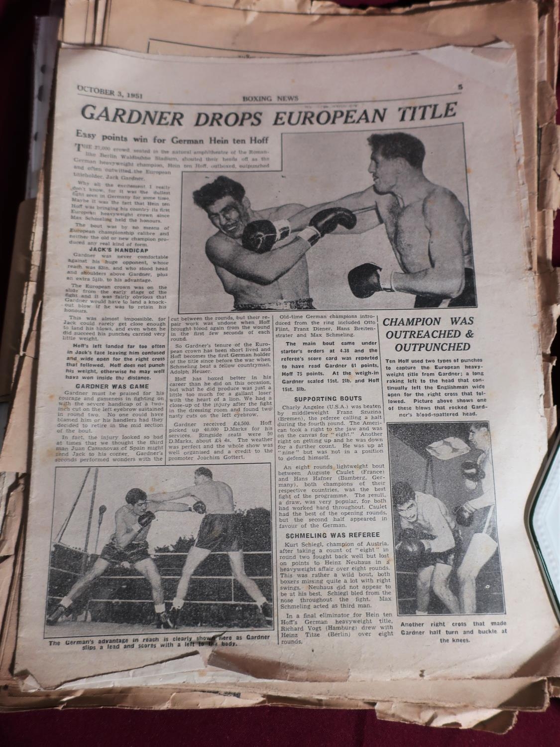 Collection of boxing newspaper cuttings - Auktionen & Preisarchiv