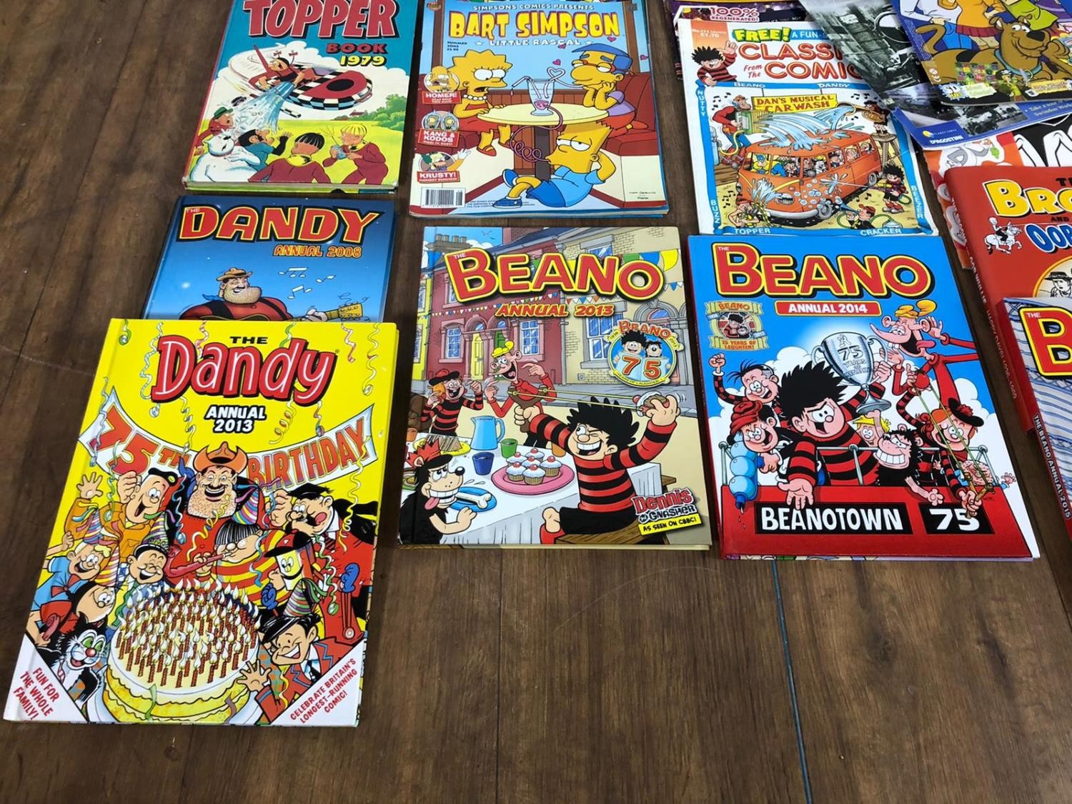 Quantity of Beano and Dandy annuals etc