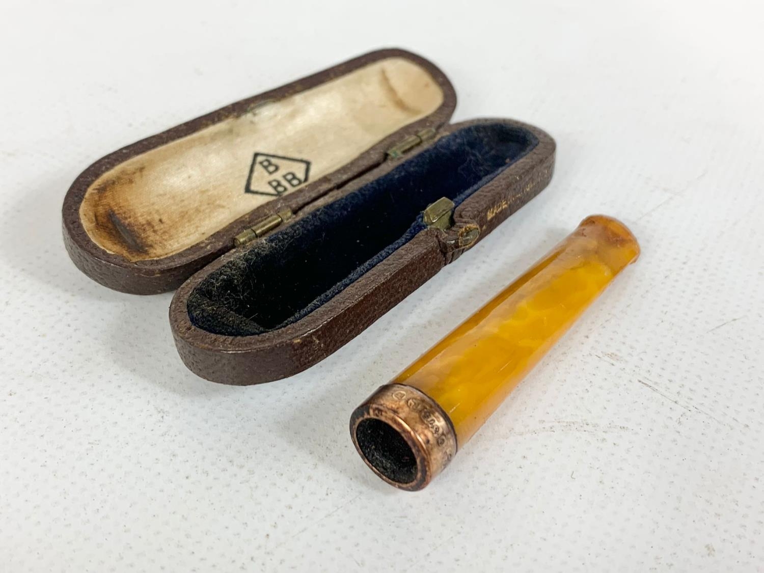 Vintage cheroot holder with 9ct gold band